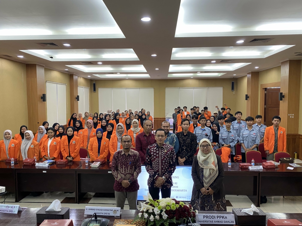 PPKn UAD Gelar Kuliah Lapangan di Kantor DPD RI DIY - Program Studi ...